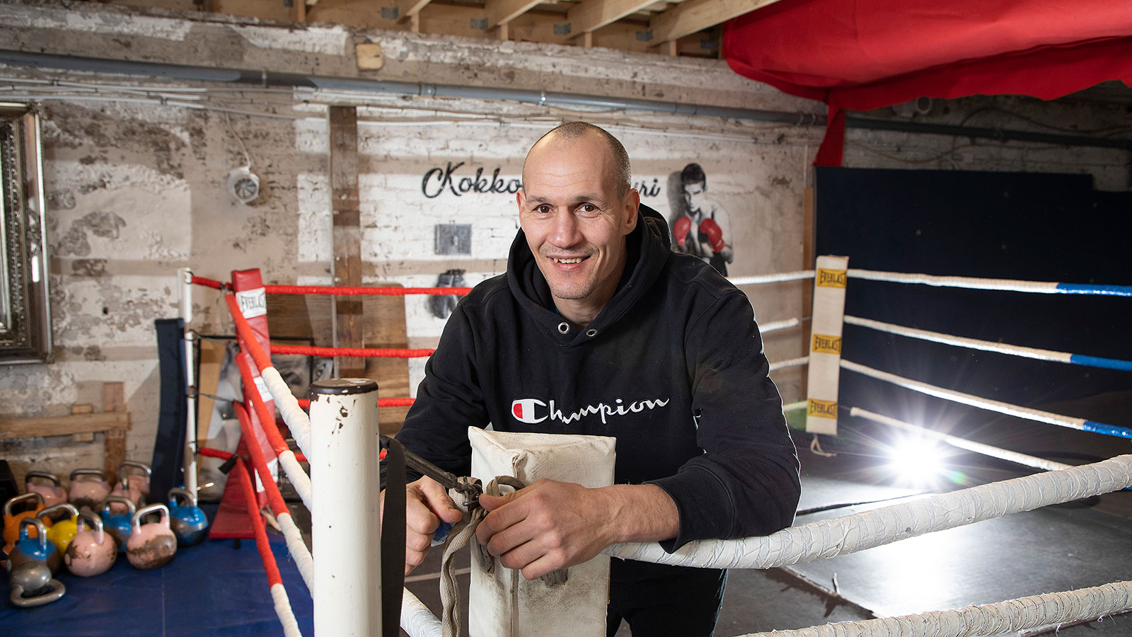 Amin Asikainen: ”Kadun, että käytin nuorena nikotiinituotteita” - Fressis